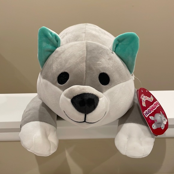 Squishmallows | Other | Nwt 22 Ryan The Husky Hugmallow Valentine ...